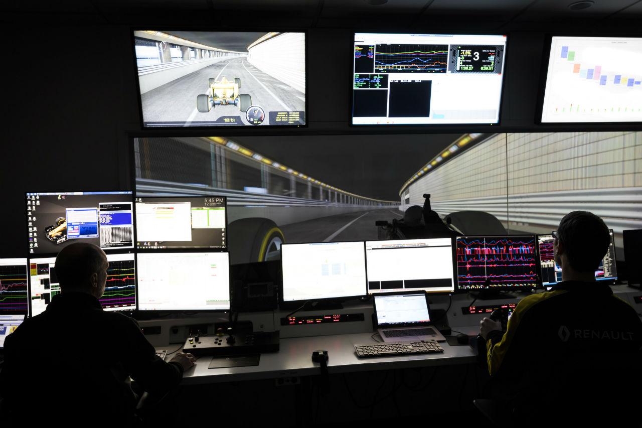 Photo 7 - renault F1 enstone - Usine Renault d'Enstone : au cœur de la ...