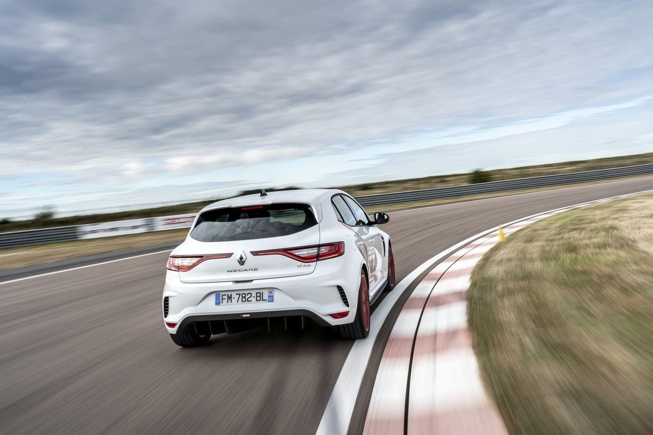 Photo 42 - Avis Mégane RS Trophy-R - Civic Type R Limited Edition vs ...