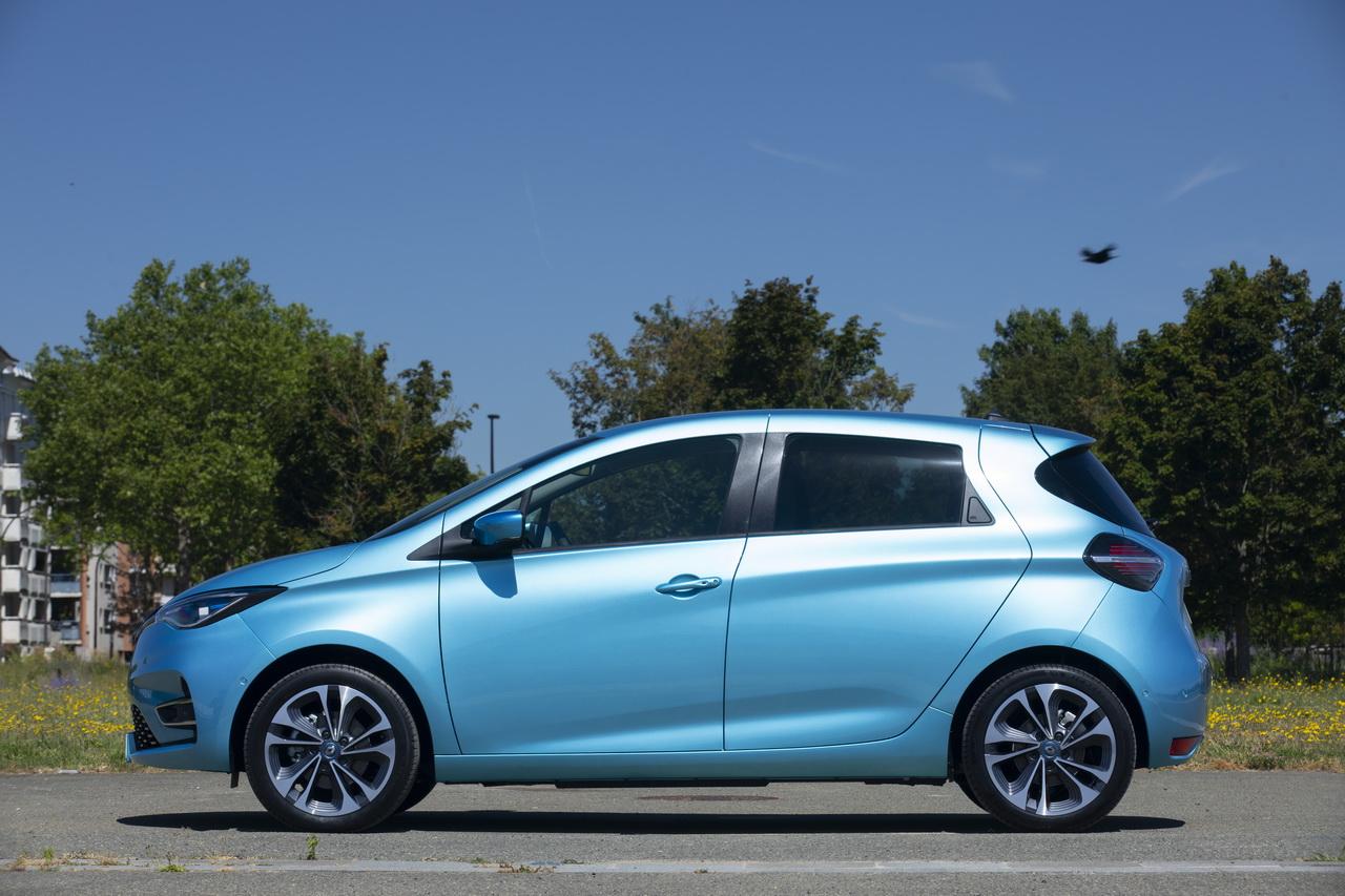 Photo 7 - Renault Zoé 2 profil - Renault Zoé 1 vs Renault Zoé 2 : qu ...
