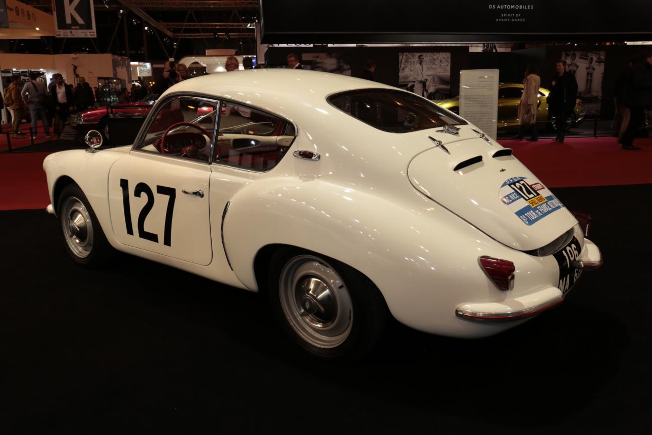 Photo 3 - Alpine A106 (1955) vue arrière couleur blanche - Rétromobile ...