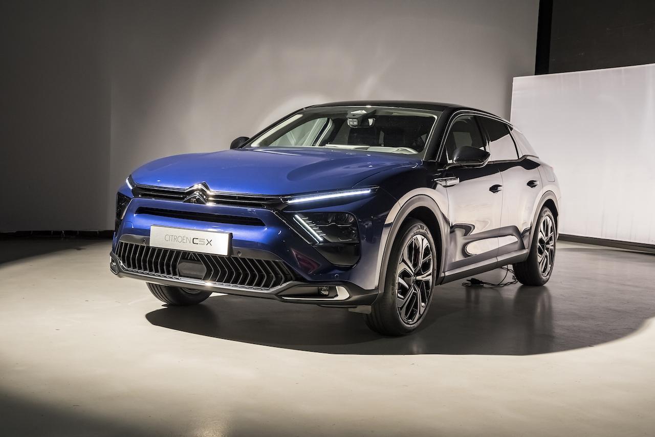 Photo 11 - Citroën C5 X bleue - Citroën C5 X. Les secrets du design de ...