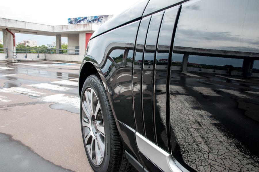 Diaporama et photos - Land Rover Range Rover vs Suzuki Ignis : le duel ...