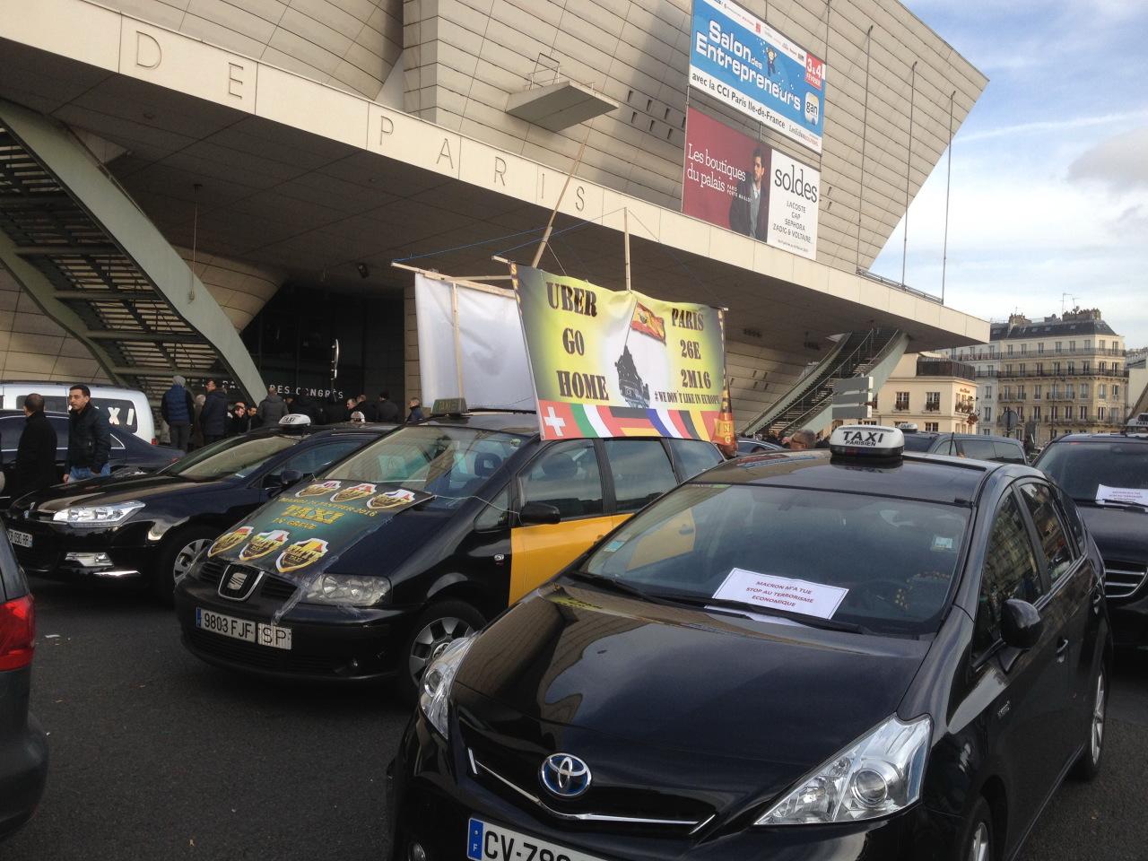 Photo 1 - Taxis contre VTC : heurts et surchauffe sur la chaussée