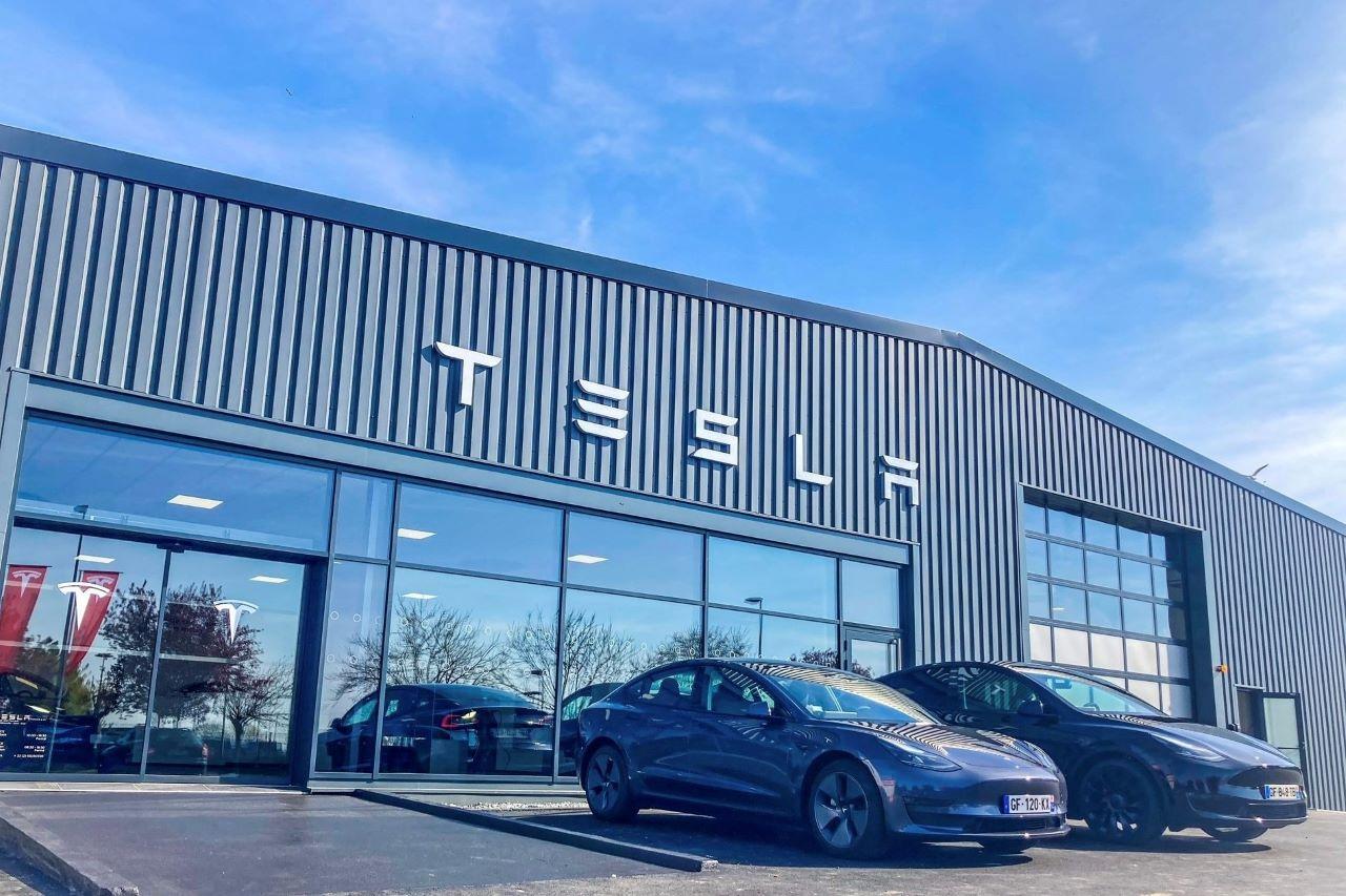 Tesla agrandit son réseau en France