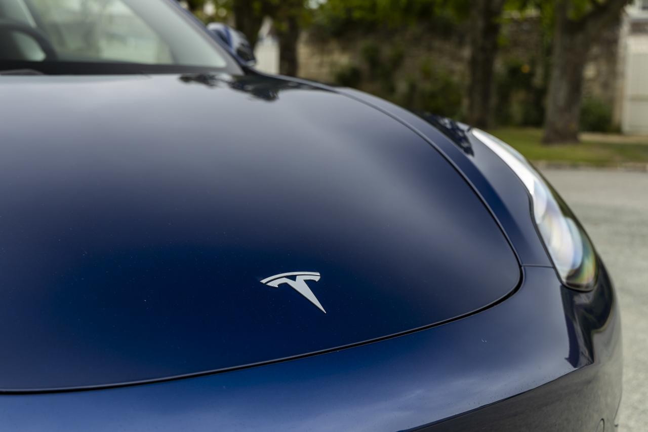 Tesla propose désormais un service d'assurance en Californie