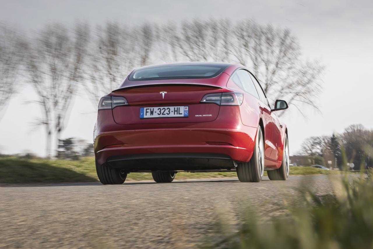 Photo 3 - Tesla Model 3 Performance rouge - Tesla Model 3 (2022 ...