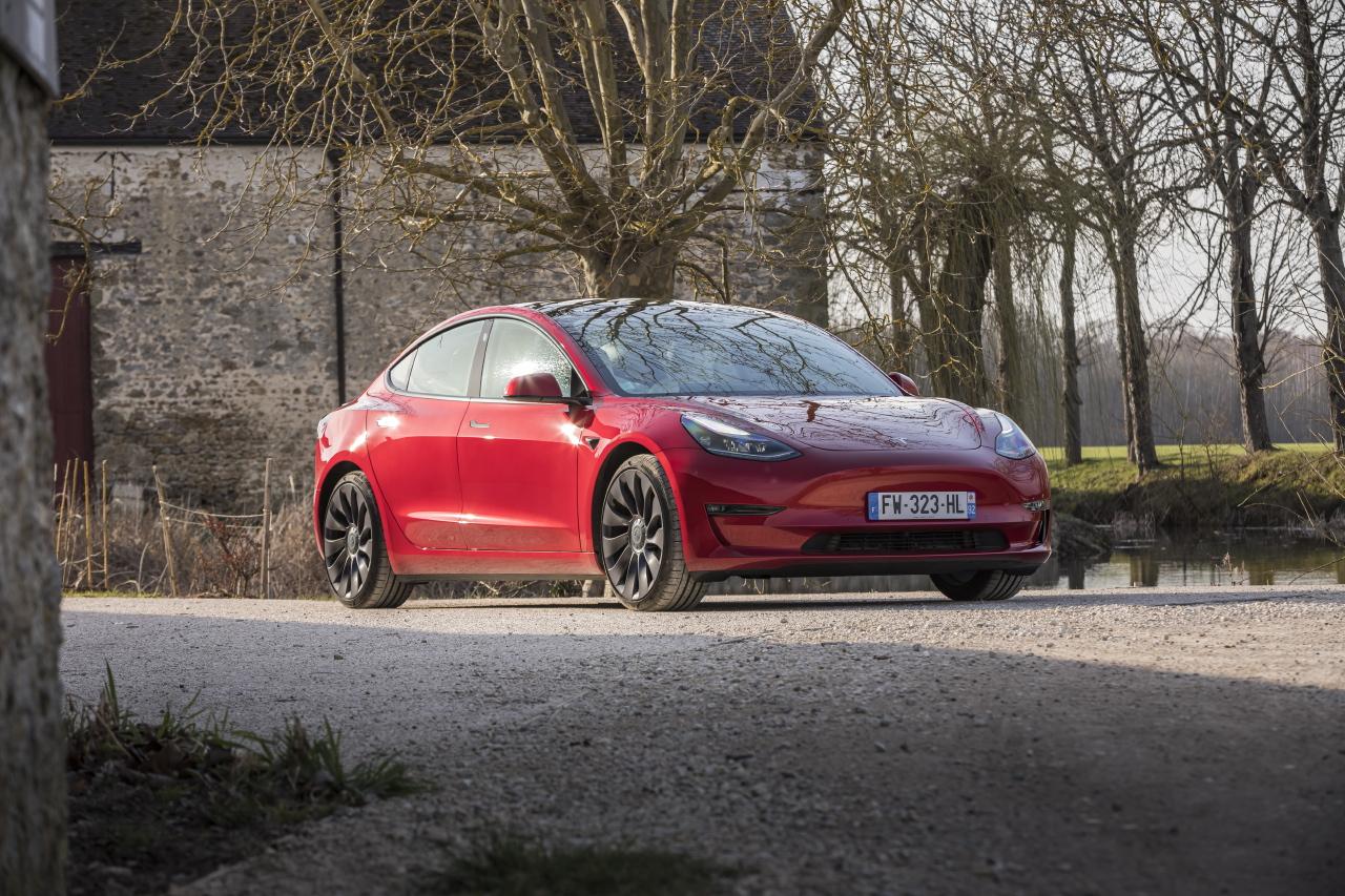 Photo 21 - sport car tesla - Tesla Model 3 Performance : l'essai ...