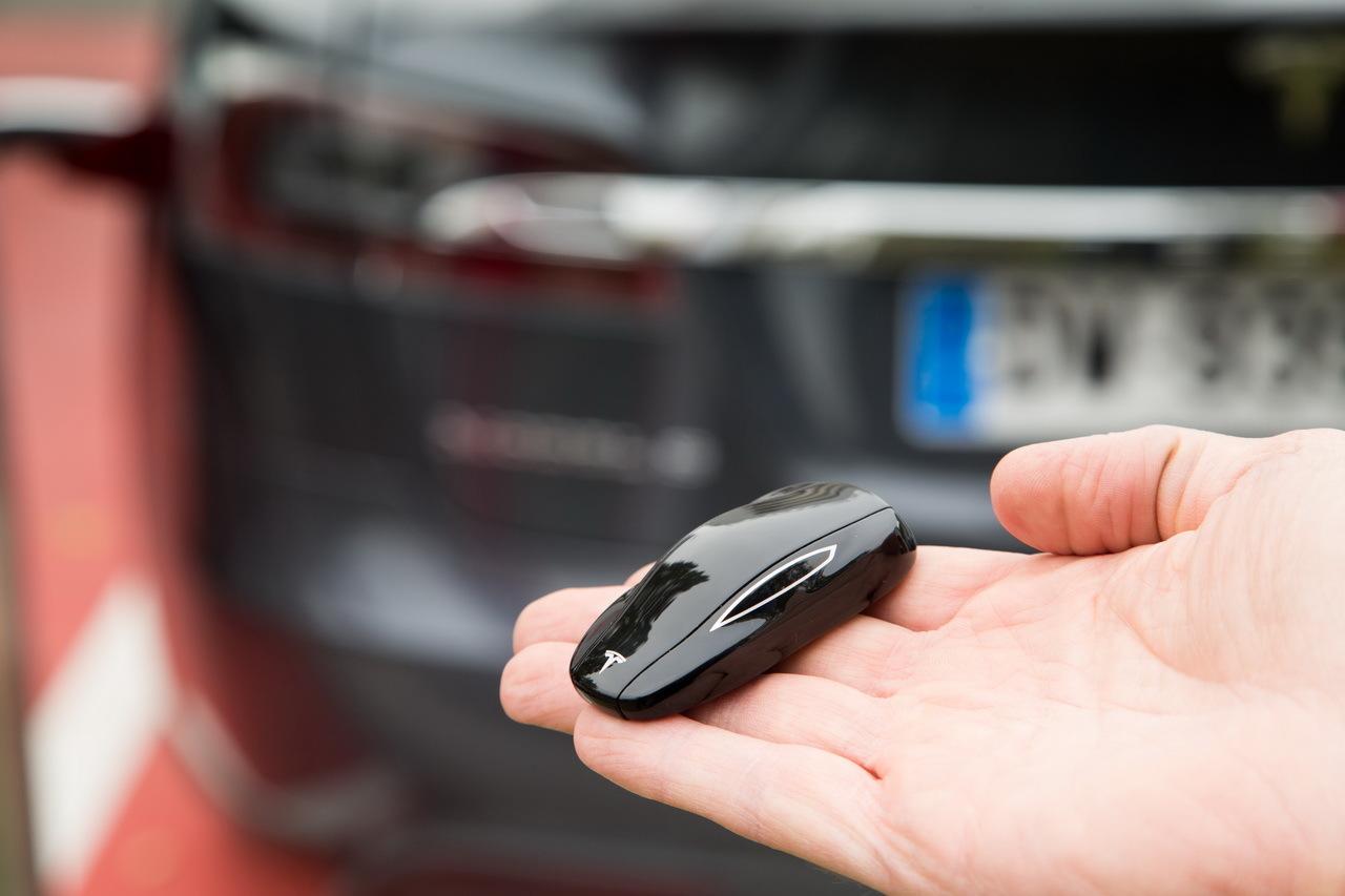 Photo 34 - clé tesla model s - Essai Tesla Model S : notre avis sur la ...