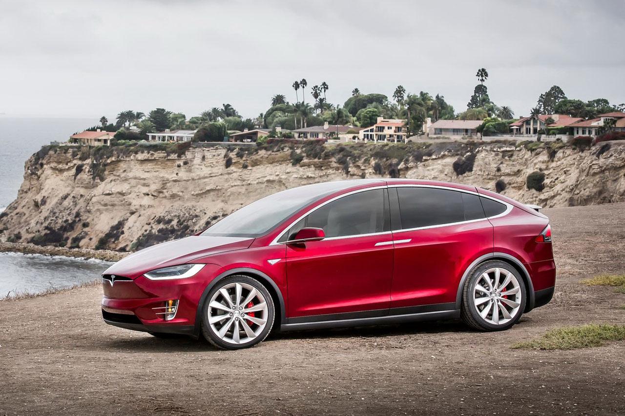 Photo 6 - tesla model x rouge - Voitures électriques : longévité et ...