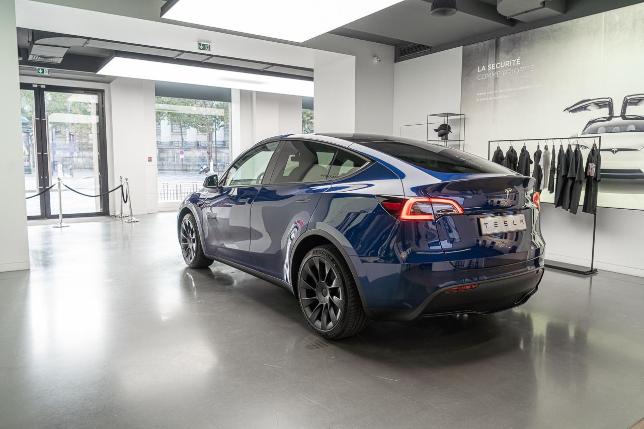 Photo 3 - tesla model Y 2021 dimensions - Tesla Model Y (2021). A bord ...