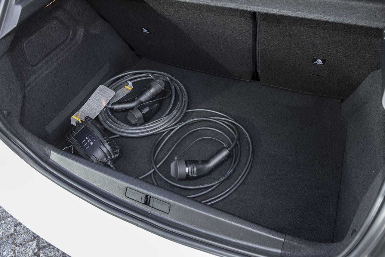 Photo 42 - Cable de recharge 208 electrique - Essai Peugeot e-208 ...