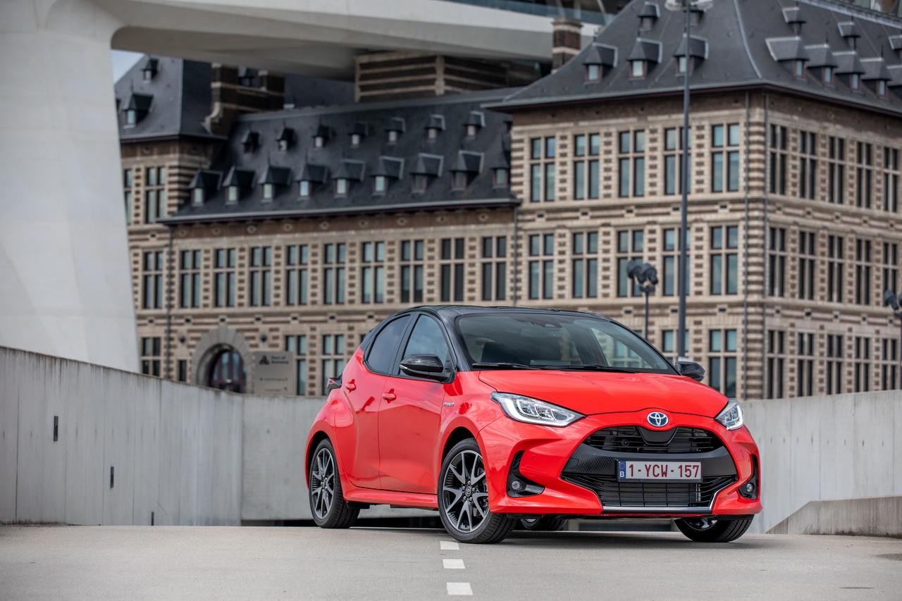 Photo 13 - toyota yaris hybride rouge - Essai Toyota Yaris hybride ...
