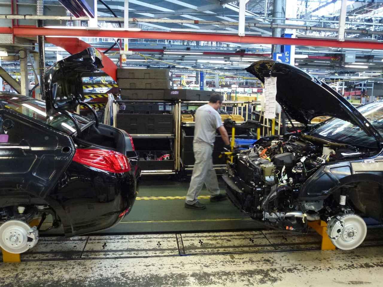 Usine PSA de Rennes : la production de 5008 repart