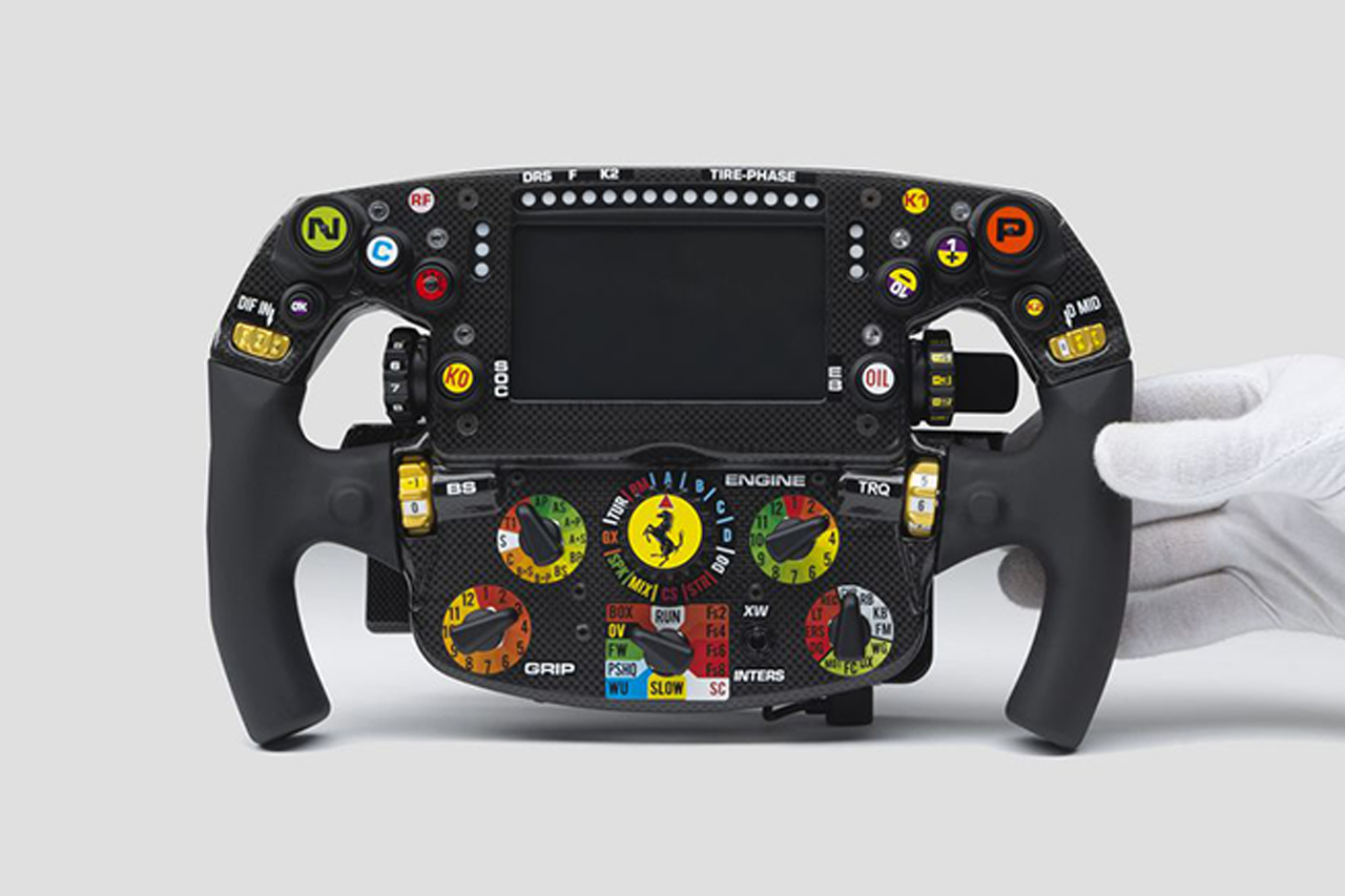 Photo 7 - volant f1 - Cadeaux de Noël : les meilleures idées pour les ...