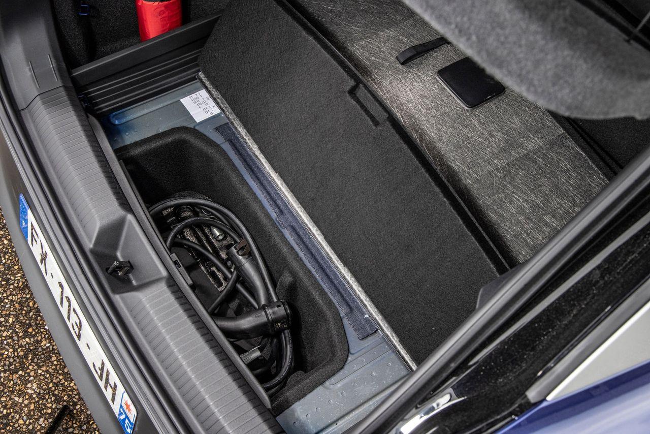 Photo 14 - Cable de recharge VW électrique - Essai Volkswagen ID4 ...