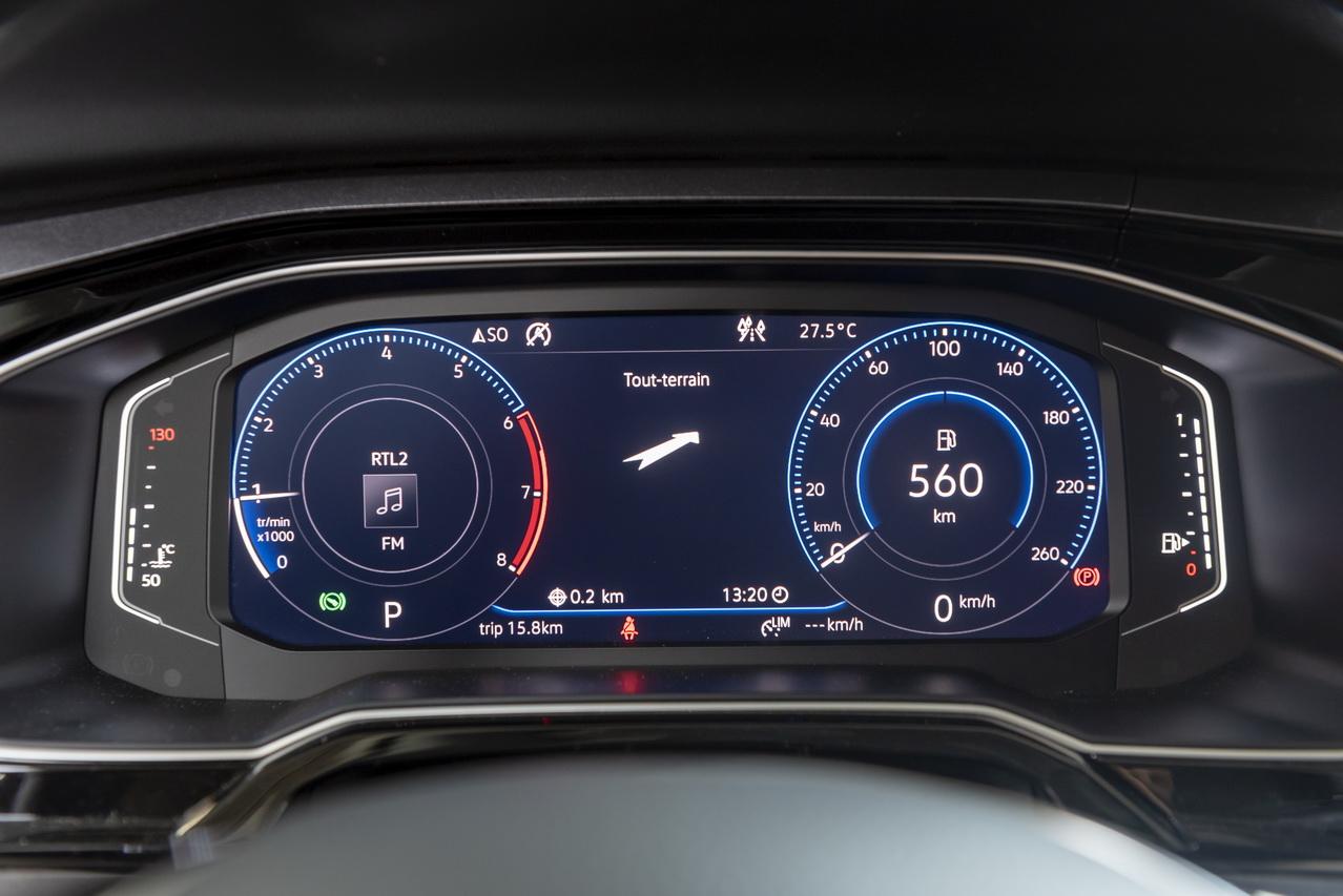 Photo 24 - Volkswagen Polo R Line orange digital cockpit dalle ...