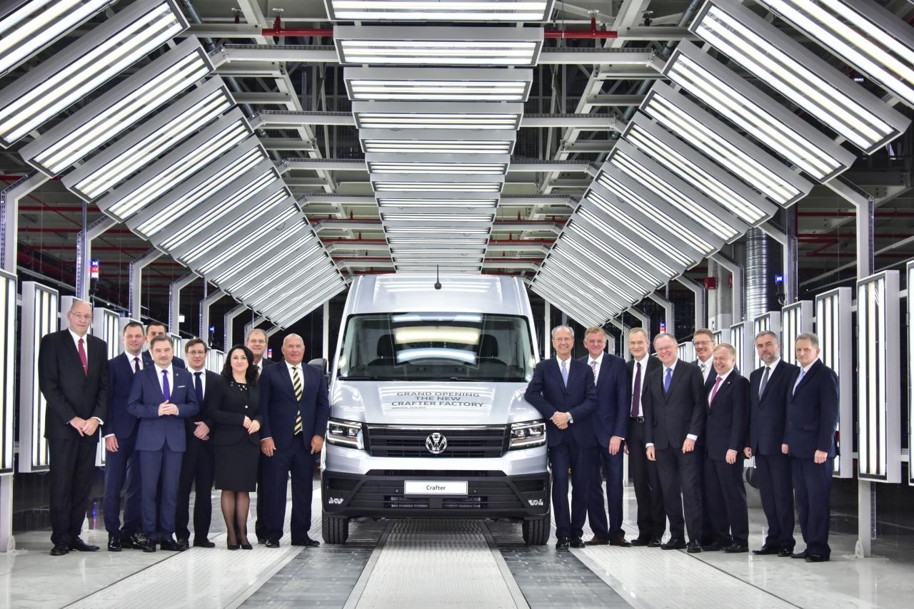 Diaporama et photos - Volkswagen inaugure la nouvelle usine du Crafter en Pologne | L'Argus