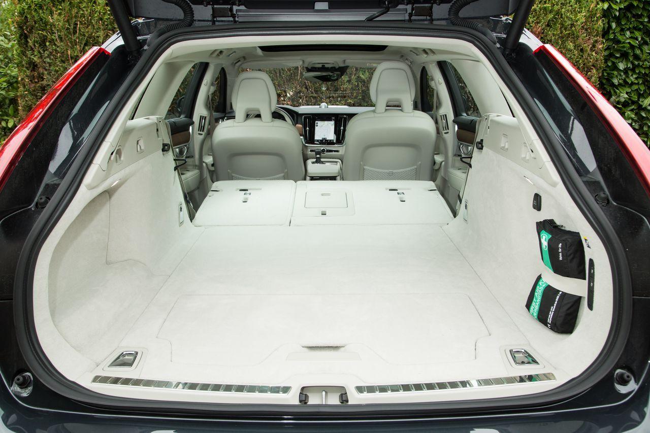 Diaporama et photos - Essai comparatif : la Volvo V90 D4 défie l'Audi A6 Avant TDI 190 ultra | L ...