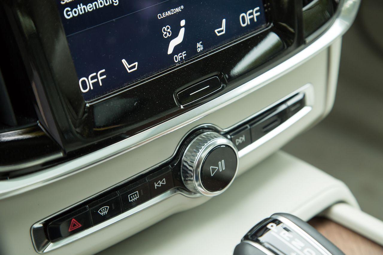 Diaporama et photos - Essai comparatif : la Volvo V90 D4 défie l'Audi A6 Avant TDI 190 ultra | L ...