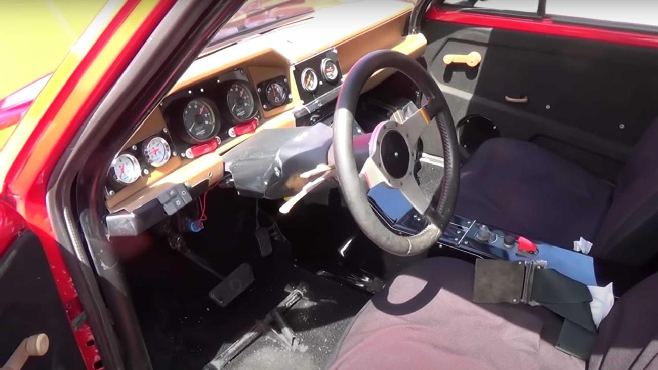 Diaporama et photos - Une Zastava Yugo forte de deux V8 | L'Argus